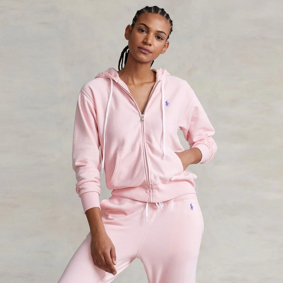 Matching Tracksuit: The Trendy Revival of Comfort and Style!